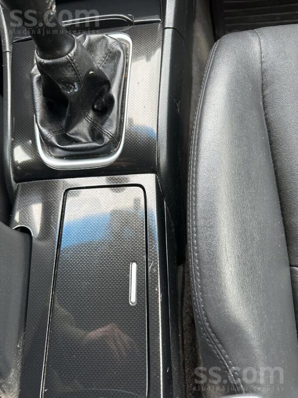 Grey Honda Accord 2008 in Riga, with an engine capacity of 2.20 L and mileage of 0 thousand km for 2250 €, photo 9 on AUTOMOTO.COM.LV
