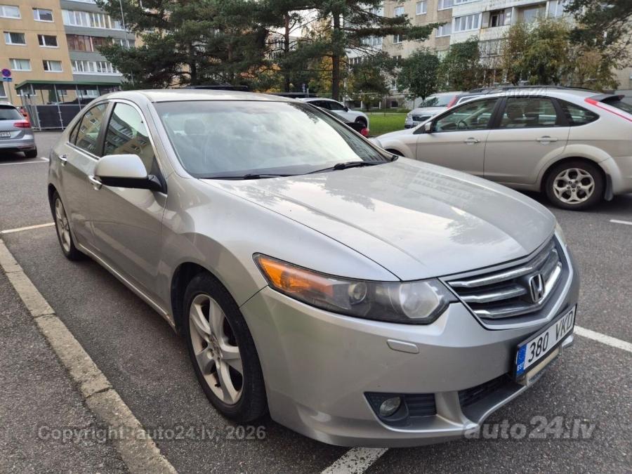 Grey Honda Accord 2008 in Tallinn, with an engine capacity of 2.20 L and mileage of 328 thousand km for 1490 €, photo 3 on AUTOMOTO.COM.LV
