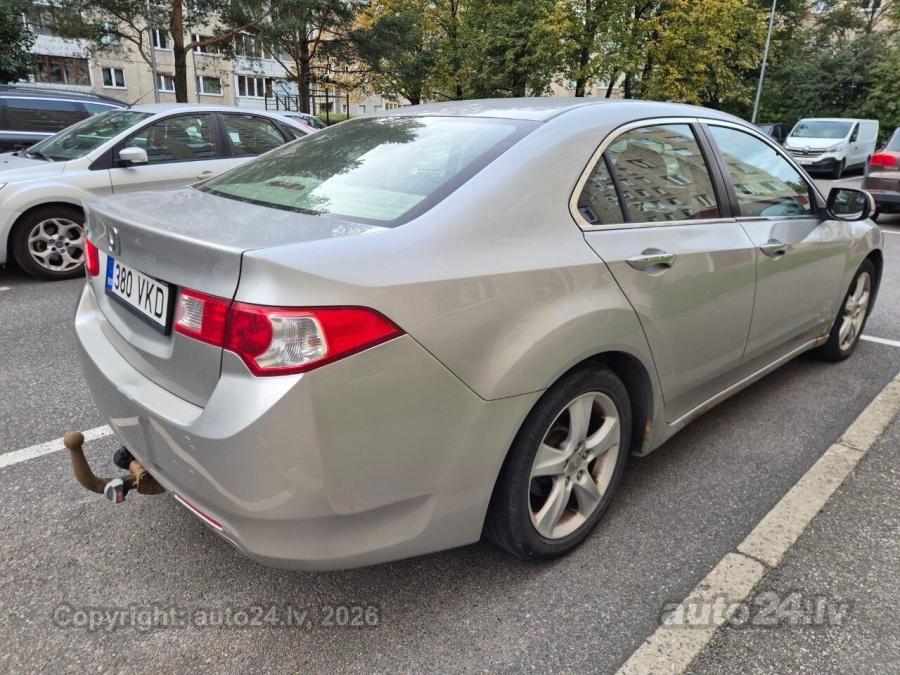 Grey Honda Accord 2008 in Tallinn, with an engine capacity of 2.20 L and mileage of 328 thousand km for 1490 €, photo 4 on AUTOMOTO.COM.LV