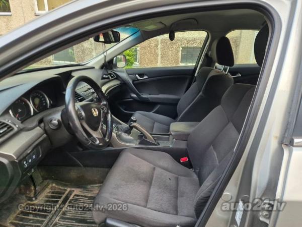 Grey Honda Accord 2008 in Tallinn, with an engine capacity of 2.20 L and mileage of 328 thousand km for 1490 €, photo 7 on AUTOMOTO.COM.LV