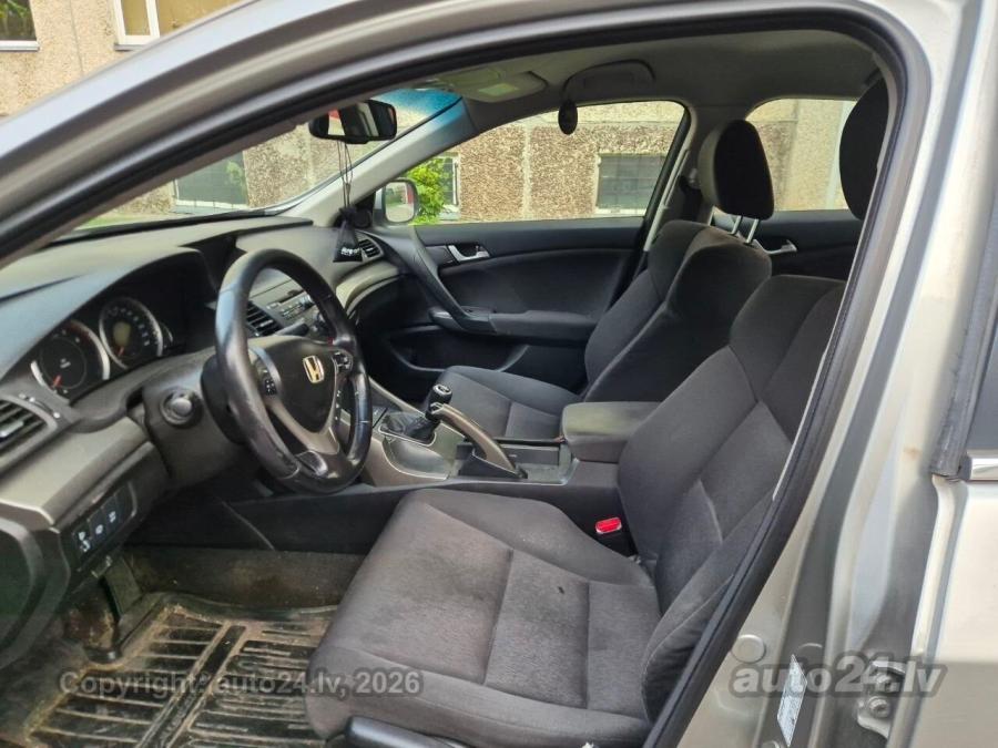 Grey Honda Accord 2008 in Tallinn, with an engine capacity of 2.20 L and mileage of 328 thousand km for 1490 €, photo 7 on AUTOMOTO.COM.LV