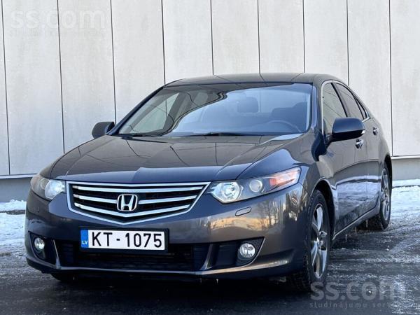 Pelēks Honda Accord 2009 Rīga, ar dzinēja tilpumu 2.00 L un nobraukumu 184 tūkst. km par 3650 €, foto 5 vietnē AUTOMOTO.COM.LV