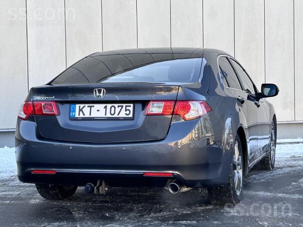 Pelēks Honda Accord 2009 Rīga, ar dzinēja tilpumu 2.00 L un nobraukumu 184 tūkst. km par 3650 €, foto 7 vietnē AUTOMOTO.COM.LV