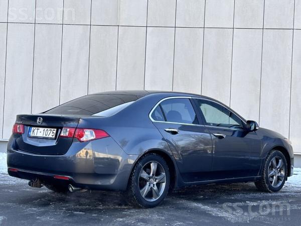Pelēks Honda Accord 2009 Rīga, ar dzinēja tilpumu 2.00 L un nobraukumu 184 tūkst. km par 3650 €, foto 8 vietnē AUTOMOTO.COM.LV