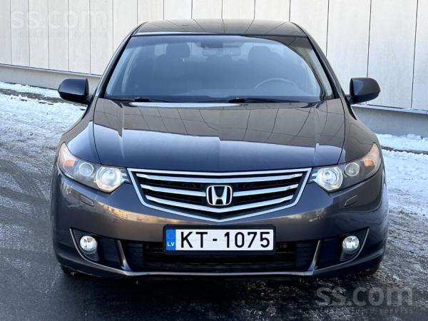 Pelēks Honda Accord 2009 Rīga, ar dzinēja tilpumu 2.00 L un nobraukumu 184 tūkst. km par 3650 €, foto 9 vietnē AUTOMOTO.COM.LV