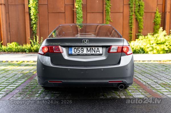 Pelēks Honda Accord 2009 Tallina, ar dzinēja tilpumu 2.00 L un nobraukumu 163 tūkst. km par 5990 €, foto 5 vietnē AUTOMOTO.COM.LV