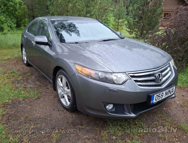 Grey Honda Accord 2009 in Tallinn, with an engine capacity of 2.00 L and mileage of 166 thousand km for 3900 €, photo 1 on AUTOMOTO.COM.LV