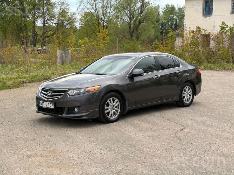 Grey Honda Accord 2009 in Madona, with an engine capacity of 2.20 L and mileage of 332 thousand km for 3000 €, photo 1 on AUTOMOTO.COM.LV