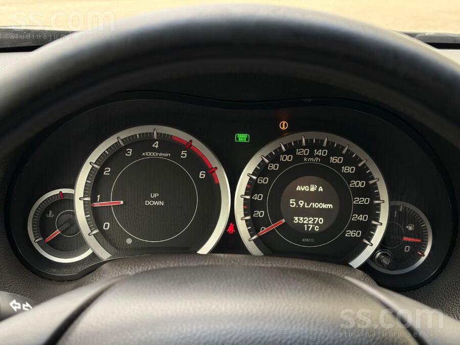 Grey Honda Accord 2009 in Madona, with an engine capacity of 2.20 L and mileage of 332 thousand km for 3000 €, photo 10 on AUTOMOTO.COM.LV