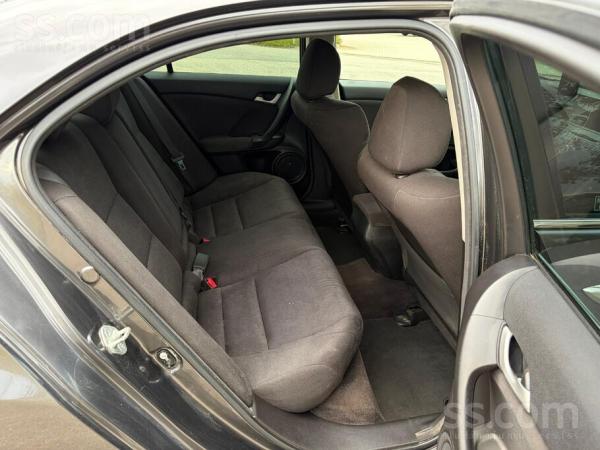 Grey Honda Accord 2009 in Madona, with an engine capacity of 2.20 L and mileage of 332 thousand km for 3000 €, photo 10 on AUTOMOTO.COM.LV