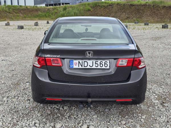 Grey Honda Accord 2009 in Vilnius, with an engine capacity of 2.20 L and mileage of 318 thousand km for 3900 €, photo 7 on AUTOMOTO.COM.LV