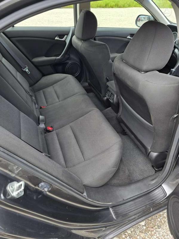 Grey Honda Accord 2009 in Vilnius, with an engine capacity of 2.20 L and mileage of 318 thousand km for 3900 €, photo 10 on AUTOMOTO.COM.LV