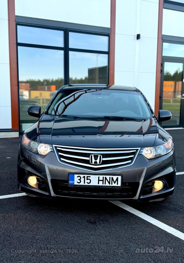 Pelēks Honda Accord 2009 Tallina, ar dzinēja tilpumu 2.00 L un nobraukumu 203 tūkst. km par 5999 €, foto 4 vietnē AUTOMOTO.COM.LV