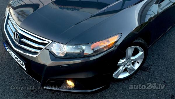 Pelēks Honda Accord 2009 Tallina, ar dzinēja tilpumu 2.00 L un nobraukumu 203 tūkst. km par 5999 €, foto 7 vietnē AUTOMOTO.COM.LV
