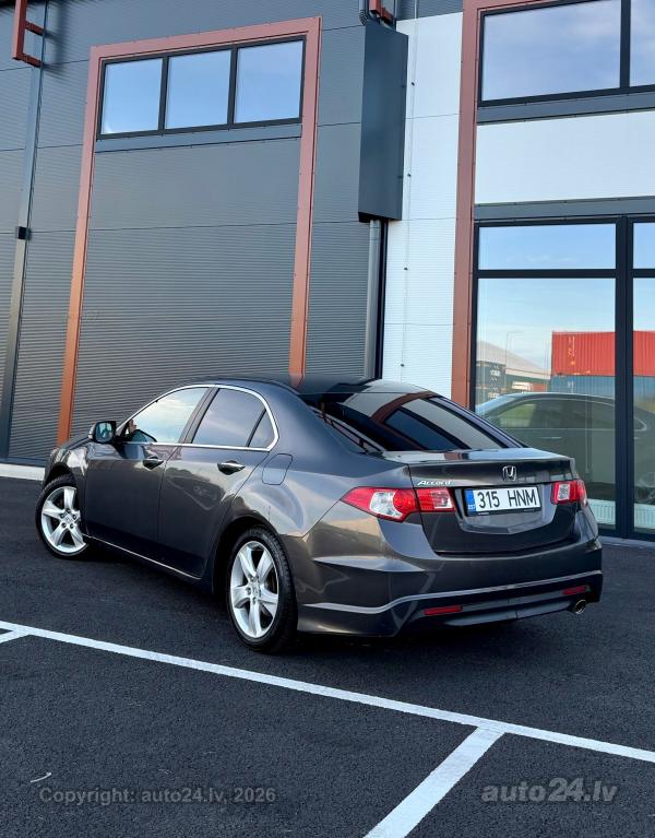 Pelēks Honda Accord 2009 Tallina, ar dzinēja tilpumu 2.00 L un nobraukumu 203 tūkst. km par 5999 €, foto 10 vietnē AUTOMOTO.COM.LV