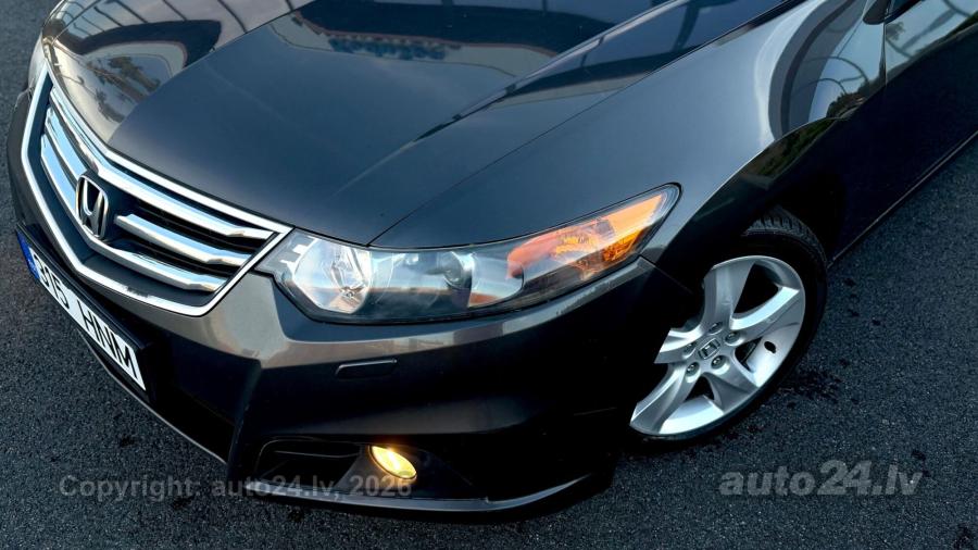 Grey Honda Accord 2009 in Tallinn, with an engine capacity of 2.00 L and mileage of 203 thousand km for 5999 €, photo 8 on AUTOMOTO.COM.LV