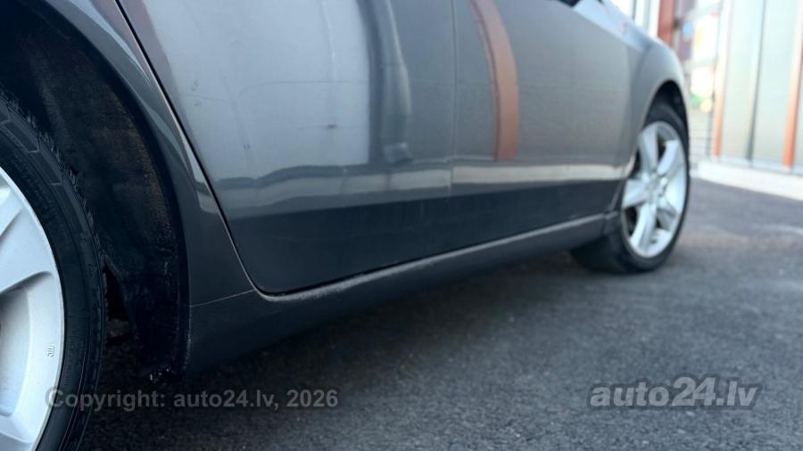 Grey Honda Accord 2009 in Tallinn, with an engine capacity of 2.00 L and mileage of 203 thousand km for 5999 €, photo 13 on AUTOMOTO.COM.LV