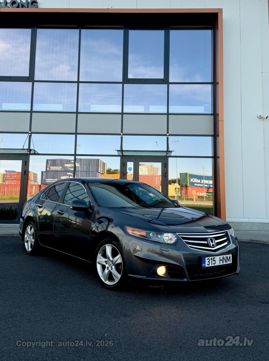 Grey Honda Accord 2009 in Tallinn, with an engine capacity of 2.00 L and mileage of 203 thousand km for 5999 €, photo 16 on AUTOMOTO.COM.LV