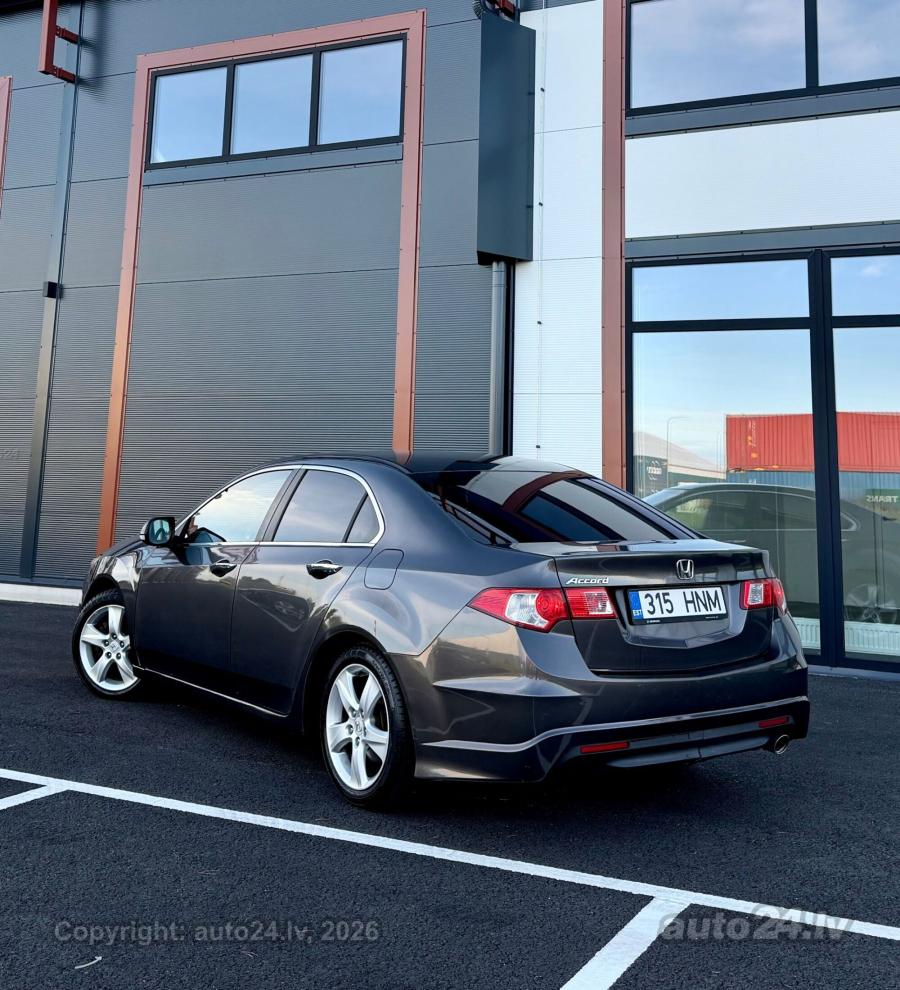 Grey Honda Accord 2009 in Tallinn, with an engine capacity of 2.00 L and mileage of 203 thousand km for 5999 €, photo 20 on AUTOMOTO.COM.LV