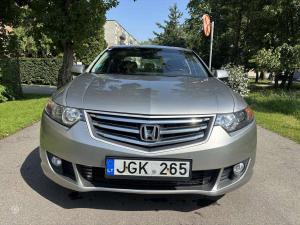 Grey Honda Accord 2009 in Kaunas, with an engine capacity of 2.20 L and mileage of 300 thousand km for 2950 €, photo 4 on AUTOMOTO.COM.LV
