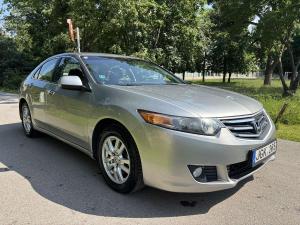 Grey Honda Accord 2009 in Kaunas, with an engine capacity of 2.20 L and mileage of 300 thousand km for 2950 €, photo 5 on AUTOMOTO.COM.LV