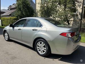Grey Honda Accord 2009 in Kaunas, with an engine capacity of 2.20 L and mileage of 300 thousand km for 2950 €, photo 8 on AUTOMOTO.COM.LV