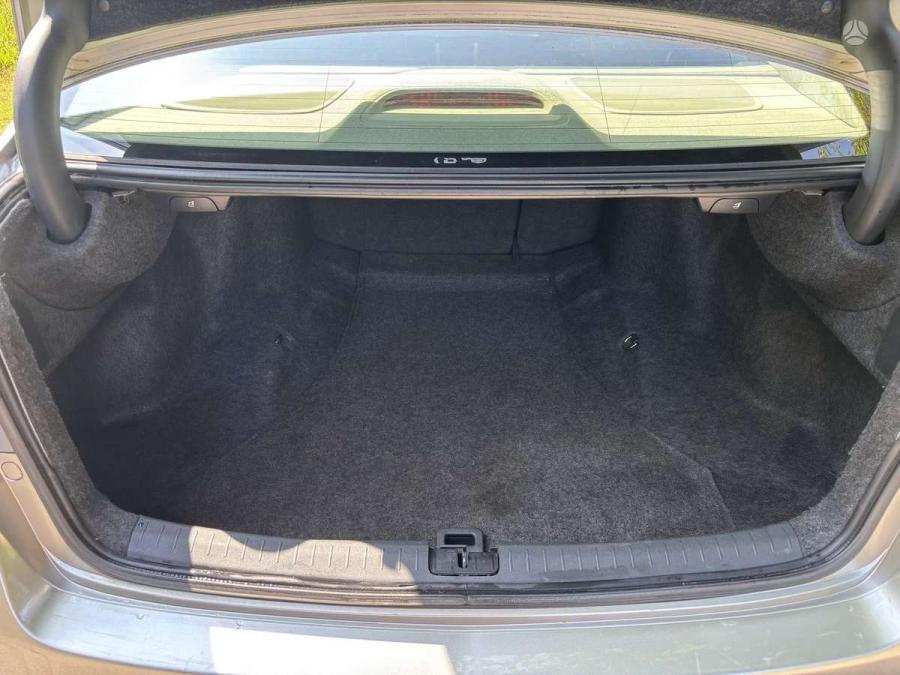Grey Honda Accord 2009 in Kaunas, with an engine capacity of 2.20 L and mileage of 300 thousand km for 2950 €, photo 19 on AUTOMOTO.COM.LV