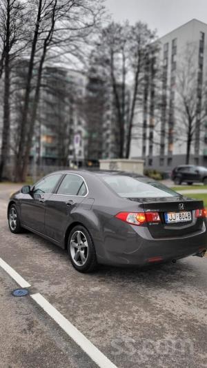 Pelēks Honda Accord 2009 Rīga, ar dzinēja tilpumu 2.00 L un nobraukumu 179 tūkst. km par 3200 €, foto  vietnē AUTOMOTO.COM.LV