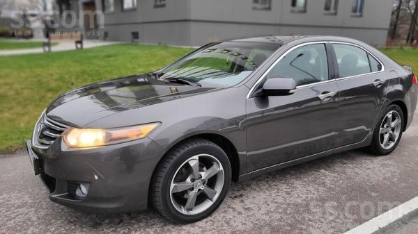 Pelēks Honda Accord 2009 Rīga, ar dzinēja tilpumu 2.00 L un nobraukumu 179 tūkst. km par 3200 €, foto 2 vietnē AUTOMOTO.COM.LV