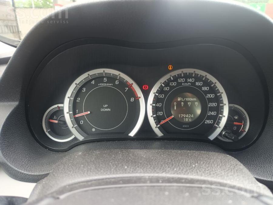 Pelēks Honda Accord 2009 Rīga, ar dzinēja tilpumu 2.00 L un nobraukumu 179 tūkst. km par 3200 €, foto 13 vietnē AUTOMOTO.COM.LV