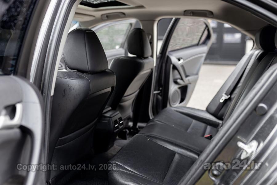 Pelēks Honda Accord 2009 Tallina, ar dzinēja tilpumu 2.20 L un nobraukumu 300 tūkst. km par 3498 €, foto 12 vietnē AUTOMOTO.COM.LV