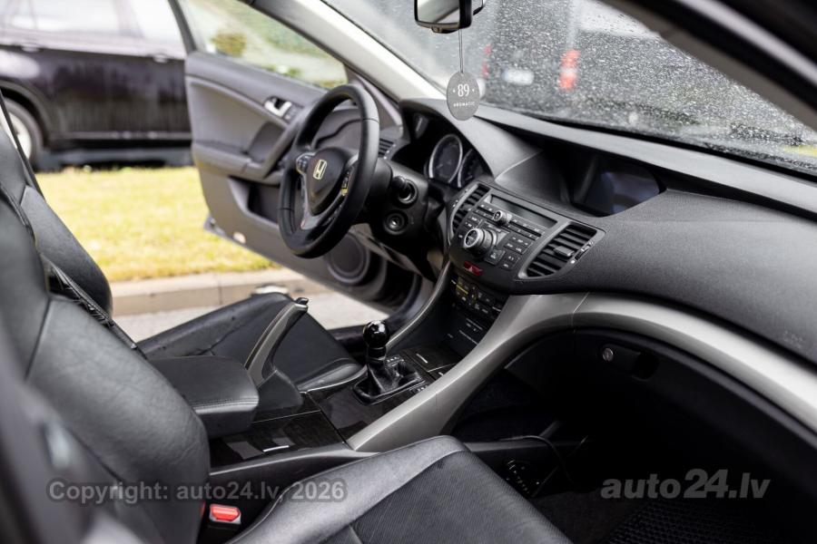 Pelēks Honda Accord 2009 Tallina, ar dzinēja tilpumu 2.20 L un nobraukumu 300 tūkst. km par 3498 €, foto 15 vietnē AUTOMOTO.COM.LV
