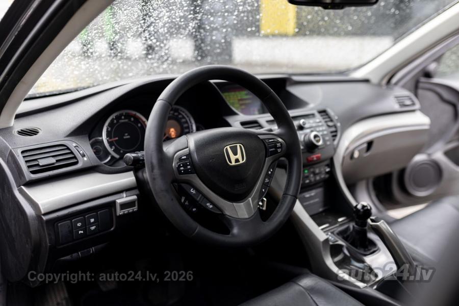 Pelēks Honda Accord 2009 Tallina, ar dzinēja tilpumu 2.20 L un nobraukumu 300 tūkst. km par 3498 €, foto 21 vietnē AUTOMOTO.COM.LV