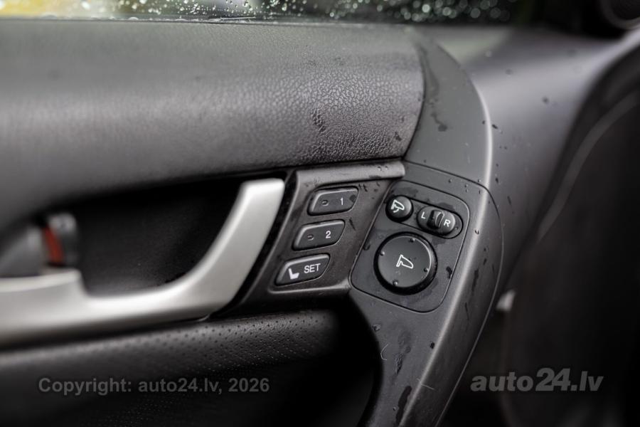 Pelēks Honda Accord 2009 Tallina, ar dzinēja tilpumu 2.20 L un nobraukumu 300 tūkst. km par 3498 €, foto 24 vietnē AUTOMOTO.COM.LV