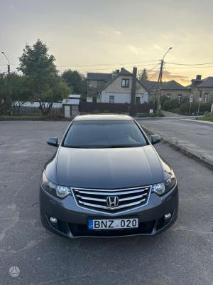 Grey Honda Accord 2009 in Vilnius, with an engine capacity of 2.35 L and mileage of 346 thousand km for 3300 €, photo 3 on AUTOMOTO.COM.LV