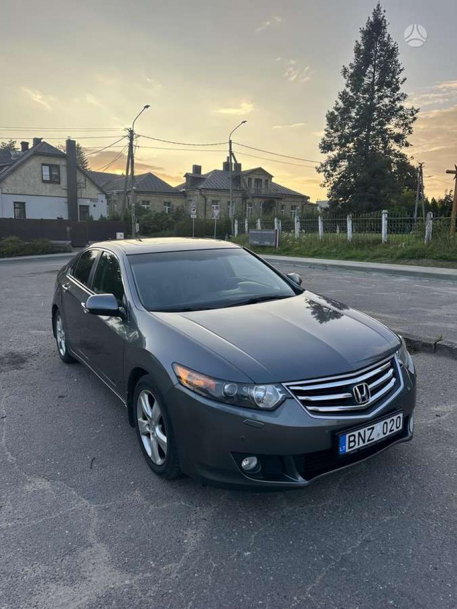 Grey Honda Accord 2009 in Vilnius, with an engine capacity of 2.35 L and mileage of 346 thousand km for 3300 €, photo 4 on AUTOMOTO.COM.LV