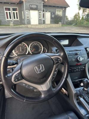 Grey Honda Accord 2009 in Vilnius, with an engine capacity of 2.35 L and mileage of 346 thousand km for 3300 €, photo 18 on AUTOMOTO.COM.LV