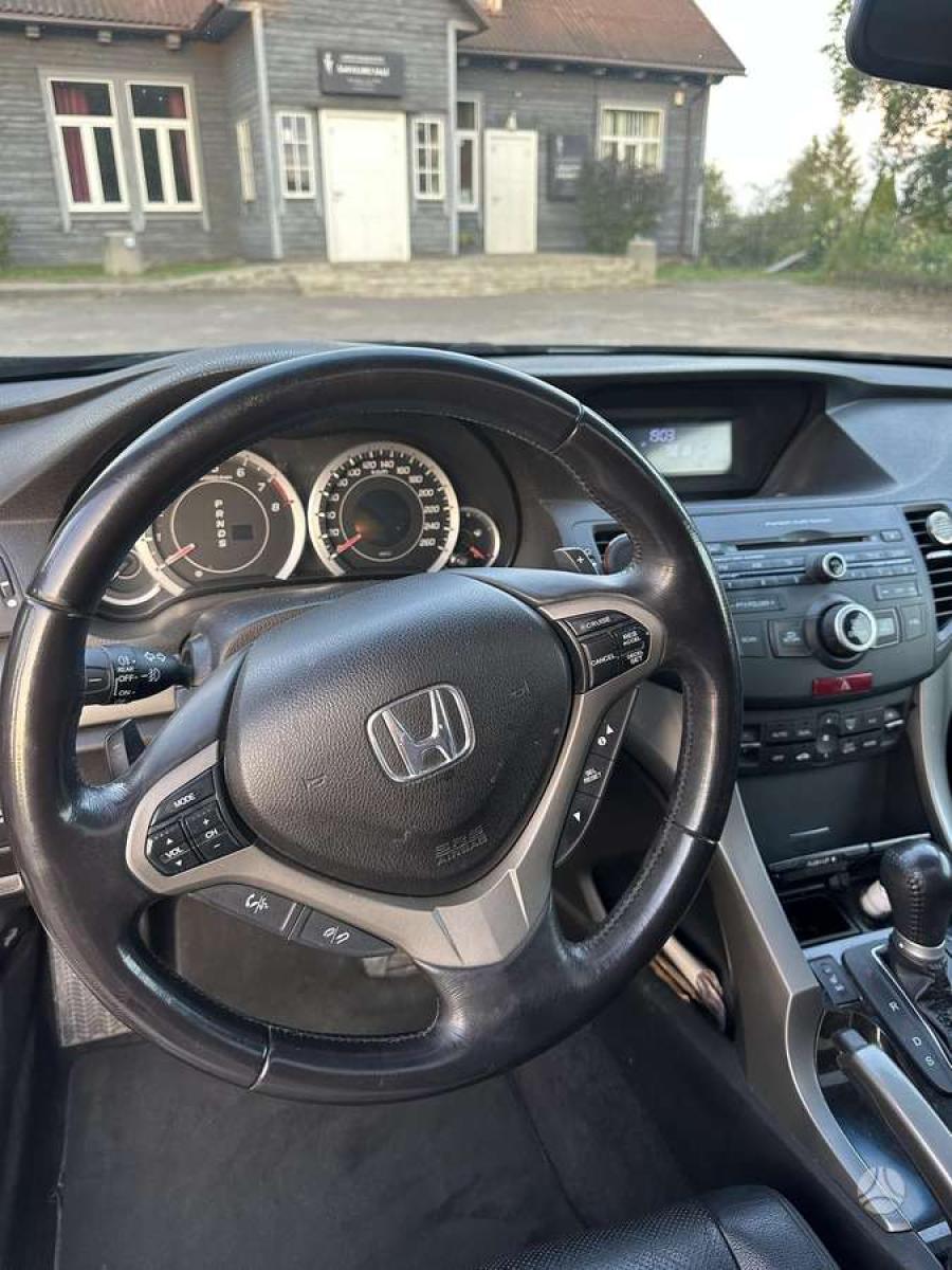 Grey Honda Accord 2009 in Vilnius, with an engine capacity of 2.35 L and mileage of 346 thousand km for 3300 €, photo 18 on AUTOMOTO.COM.LV
