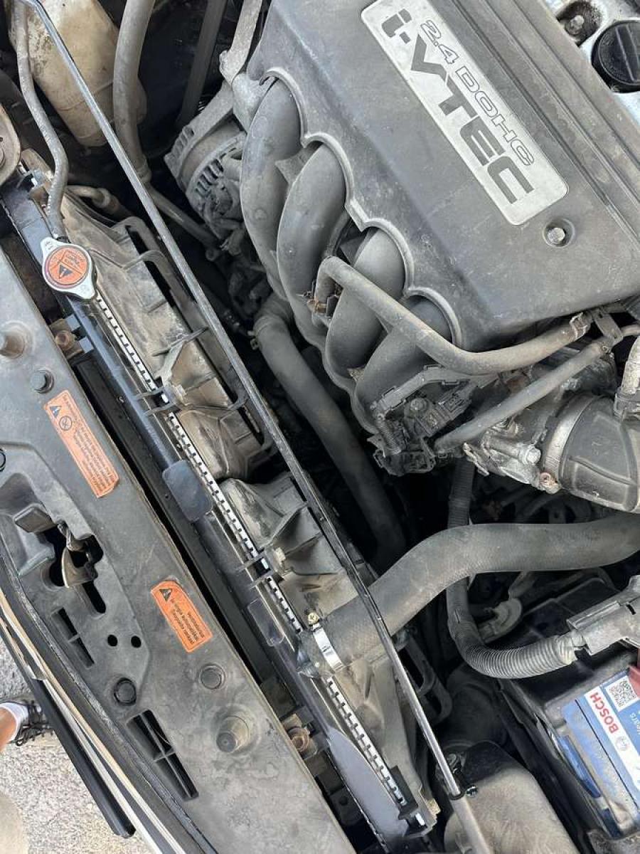Grey Honda Accord 2009 in Vilnius, with an engine capacity of 2.35 L and mileage of 346 thousand km for 3300 €, photo 26 on AUTOMOTO.COM.LV