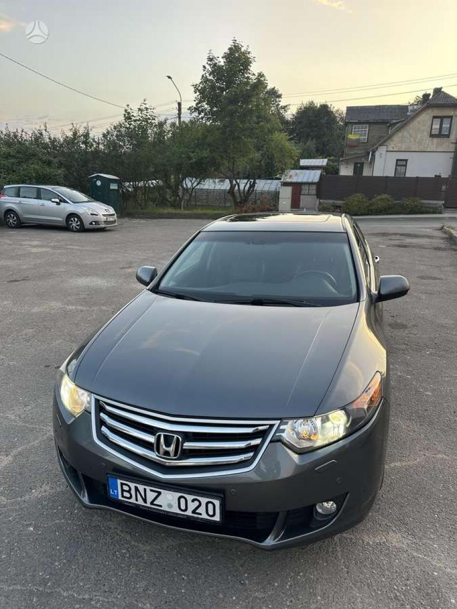 Grey Honda Accord 2009 in Vilnius, with an engine capacity of 2.35 L and mileage of 346 thousand km for 3300 €, photo 30 on AUTOMOTO.COM.LV