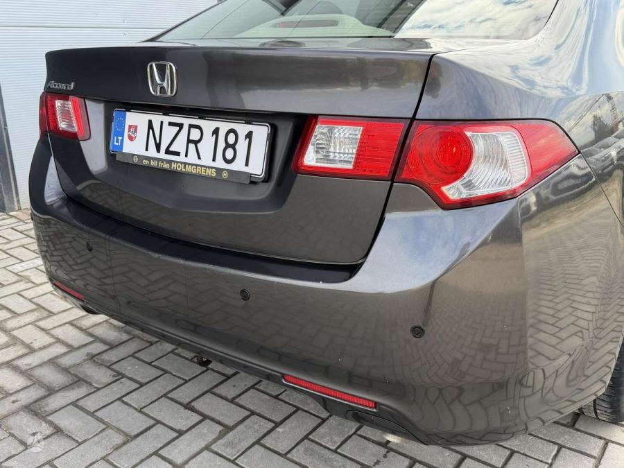 Pelēks Honda Accord 2009 Viļņa, ar dzinēja tilpumu 2.20 L un nobraukumu 363 tūkst. km par 1450 €, foto 6 vietnē AUTOMOTO.COM.LV