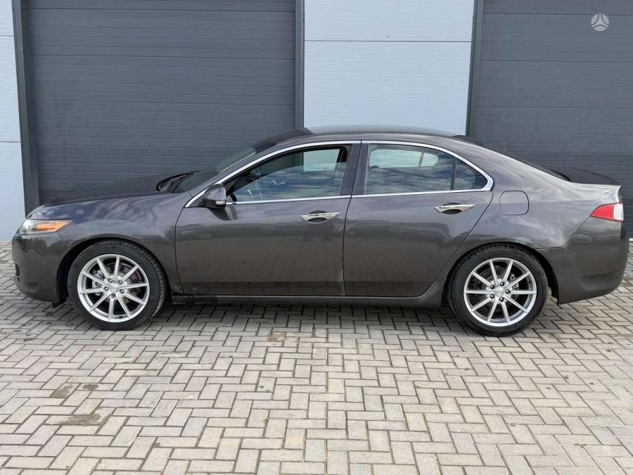 Pelēks Honda Accord 2009 Viļņa, ar dzinēja tilpumu 2.20 L un nobraukumu 363 tūkst. km par 1450 €, foto 9 vietnē AUTOMOTO.COM.LV