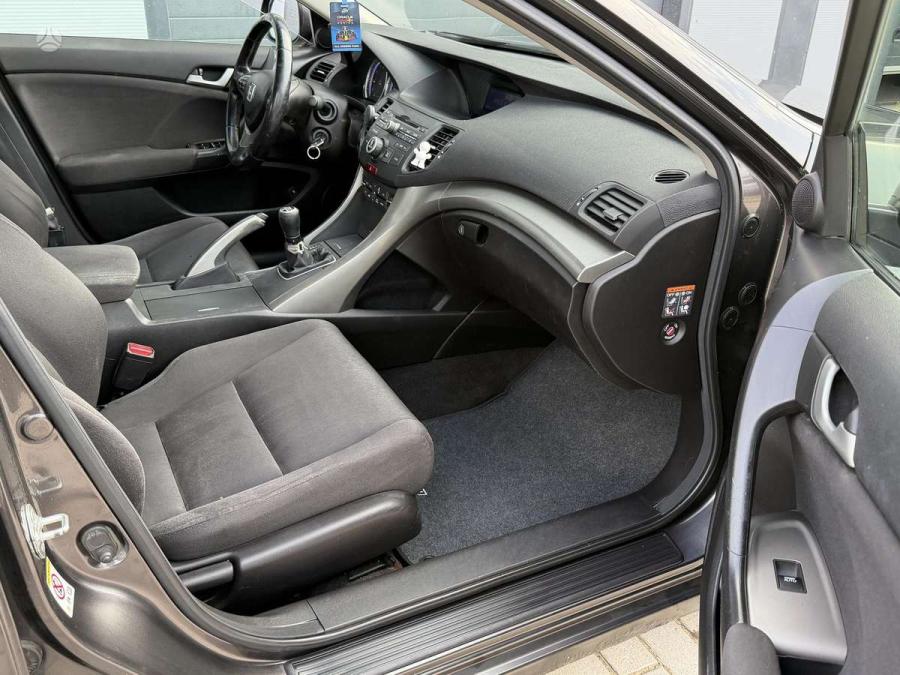 Pelēks Honda Accord 2009 Viļņa, ar dzinēja tilpumu 2.20 L un nobraukumu 363 tūkst. km par 1450 €, foto 19 vietnē AUTOMOTO.COM.LV