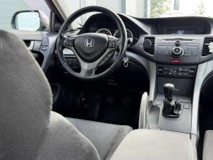Pelēks Honda Accord 2009 Viļņa, ar dzinēja tilpumu 2.20 L un nobraukumu 363 tūkst. km par 1450 €, foto 21 vietnē AUTOMOTO.COM.LV