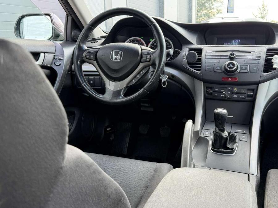 Pelēks Honda Accord 2009 Viļņa, ar dzinēja tilpumu 2.20 L un nobraukumu 363 tūkst. km par 1450 €, foto 21 vietnē AUTOMOTO.COM.LV