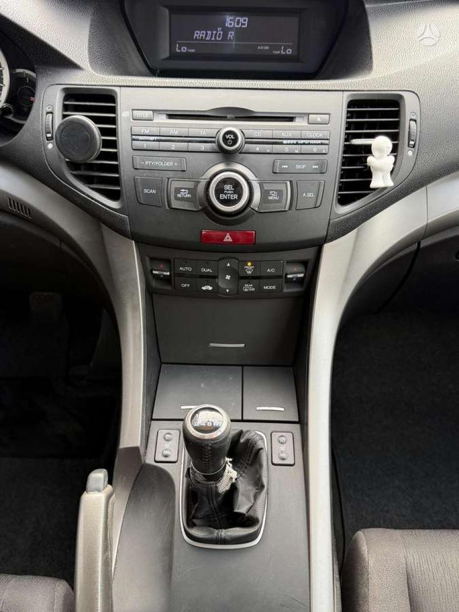 Pelēks Honda Accord 2009 Viļņa, ar dzinēja tilpumu 2.20 L un nobraukumu 363 tūkst. km par 1450 €, foto 23 vietnē AUTOMOTO.COM.LV