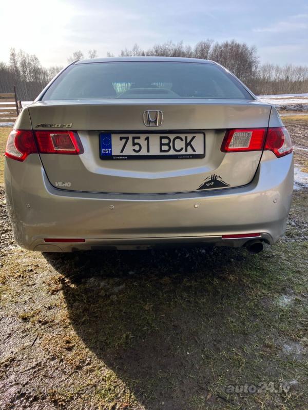 Pelēks Honda Accord 2010 Rakvere, ar dzinēja tilpumu 2.00 L un nobraukumu 242 tūkst. km par 1499 €, foto 1 vietnē AUTOMOTO.COM.LV