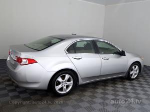 Pelēks Honda Accord 2010 Tallina, ar dzinēja tilpumu 2.00 L un nobraukumu 242 tūkst. km par 2499 €, foto 3 vietnē AUTOMOTO.COM.LV