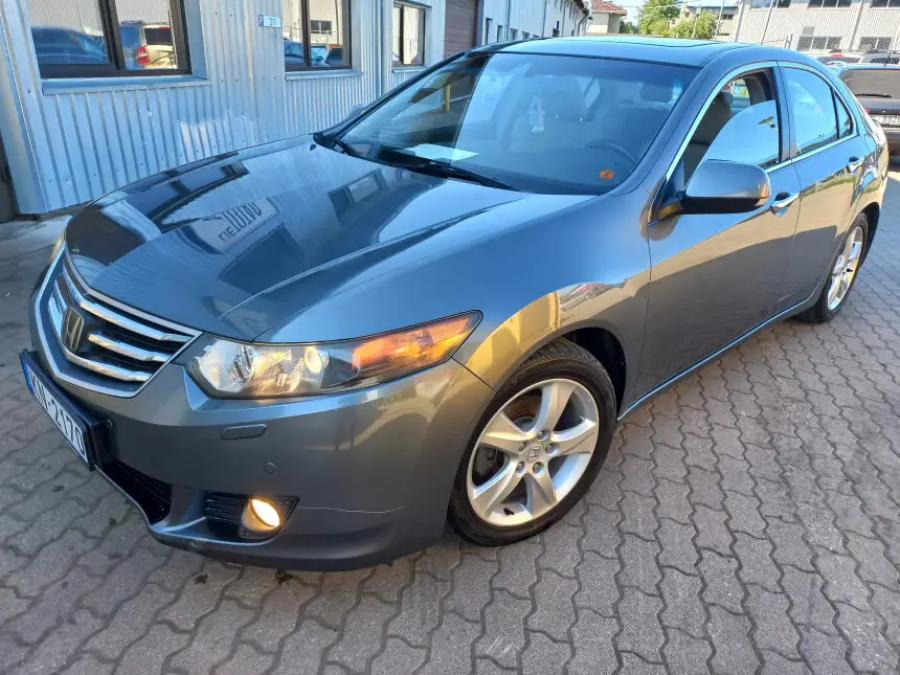 Pelēks Honda Accord 2010 Rīga, ar dzinēja tilpumu 2.20 L un nobraukumu 300 tūkst. km par 3990 €, foto 1 vietnē AUTOMOTO.COM.LV