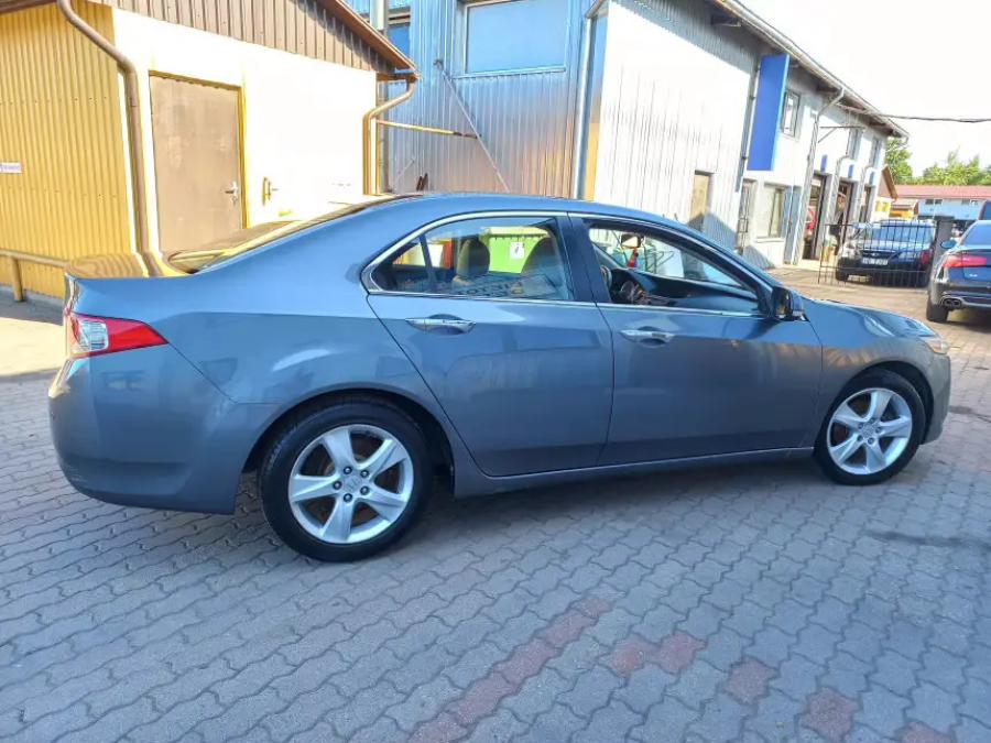 Pelēks Honda Accord 2010 Rīga, ar dzinēja tilpumu 2.20 L un nobraukumu 300 tūkst. km par 3990 €, foto 3 vietnē AUTOMOTO.COM.LV